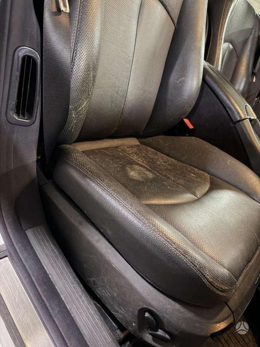Pelēks Mercedes-Benz E 320 2003 Viļņa, ar dzinēja tilpumu 3.22 L un nobraukumu 454 tūkst. km par 1790 €, foto 15 vietnē AUTOMOTO.COM.LV