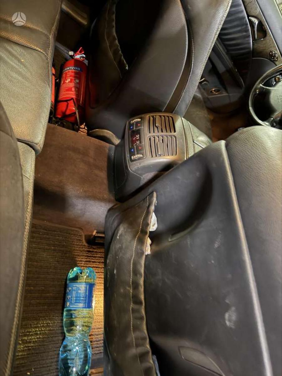 Pelēks Mercedes-Benz E 320 2003 Viļņa, ar dzinēja tilpumu 3.22 L un nobraukumu 454 tūkst. km par 1790 €, foto 16 vietnē AUTOMOTO.COM.LV