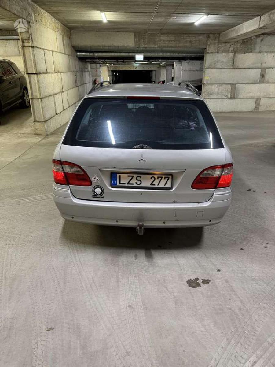 Pelēks Mercedes-Benz E 320 2003 Viļņa, ar dzinēja tilpumu 3.22 L un nobraukumu 454 tūkst. km par 1790 €, foto 26 vietnē AUTOMOTO.COM.LV