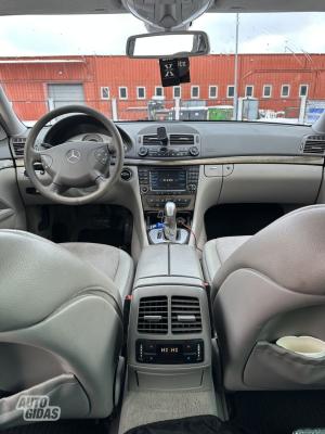 Pelēks Mercedes-Benz E 320 2004 Kauņa, ar dzinēja tilpumu 3.20 L un nobraukumu 431 tūkst. km par 2150 €, foto 7 vietnē AUTOMOTO.COM.LV