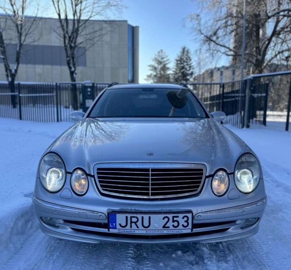 Grey Mercedes-Benz E 320 2004 in Vilnius, with an engine capacity of 3.22 L and mileage of 385 thousand km for 2200 €, photo 2 on AUTOMOTO.COM.LV