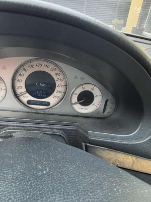 Серый Мерседес Е 320 2004 в Вильнюс, объемом двигателя 3.22 л и пробегом 432 тыс. км за 1500 €, фото 15 на AUTOMOTO.COM.LV