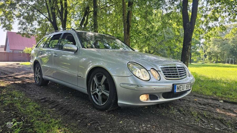 Серый Мерседес Е 320 2005 в Вилкавишкис, объемом двигателя 3.22 л и пробегом 375 тыс. км за 1950 €, фото 8 на AUTOMOTO.COM.LV