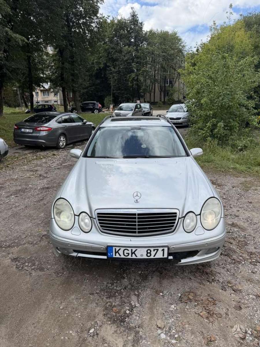 Серый Мерседес Е 320 2005 в Каунас, объемом двигателя 3.22 л и пробегом 375 тыс. км за 1299 €, фото 3 на AUTOMOTO.COM.LV
