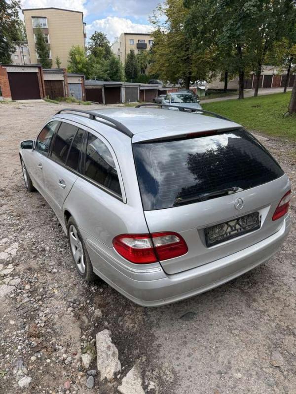 Mercedes-Benz E 320 2005 in Kaunas on AUTOMOTO.COM.LV Grey Mercedes-Benz E 320 2005 in Kaunas, with an engine capacity of 3.22 L and mileage of 375 thousand km for 1299 β¬, photo 7 on AUTOMOTO.COM.LV
