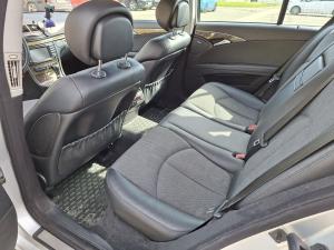 Pelēks Mercedes-Benz E 320 2006 Kauņa, ar dzinēja tilpumu 3.00 L un nobraukumu 349 tūkst. km par 2500 €, foto 13 vietnē AUTOMOTO.COM.LV