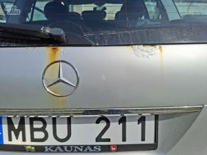 Pelēks Mercedes-Benz E 320 2006 Kauņa, ar dzinēja tilpumu 3.00 L un nobraukumu 349 tūkst. km par 2500 €, foto 17 vietnē AUTOMOTO.COM.LV