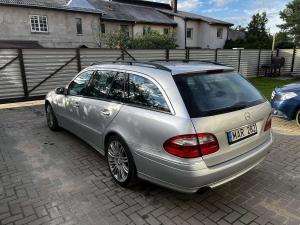 Grey Mercedes-Benz E 320 2006 in Kaunas, with an engine capacity of 2.97 L and mileage of 406 thousand km for 3500 €, photo 6 on AUTOMOTO.COM.LV