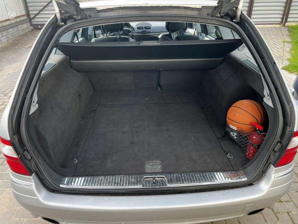 Grey Mercedes-Benz E 320 2006 in Kaunas, with an engine capacity of 2.97 L and mileage of 406 thousand km for 3500 €, photo 9 on AUTOMOTO.COM.LV