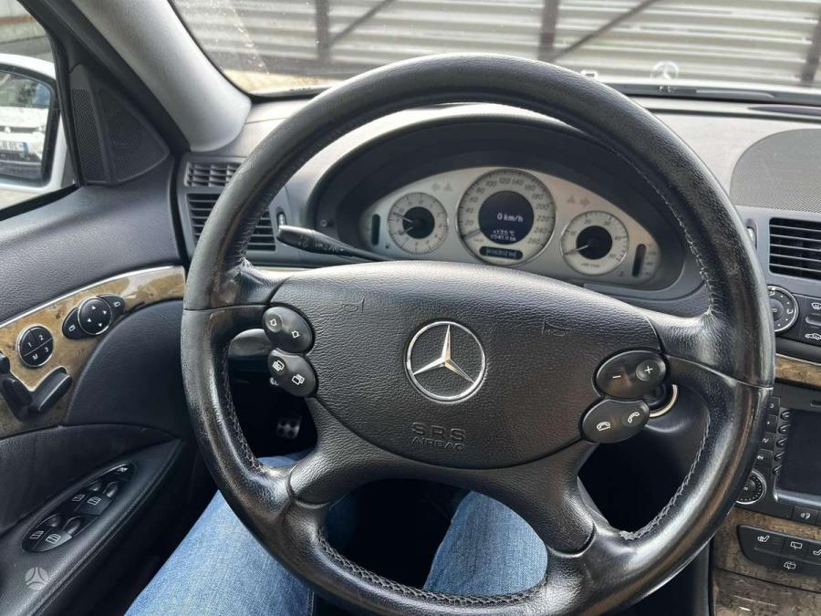 Grey Mercedes-Benz E 320 2006 in Kaunas, with an engine capacity of 2.97 L and mileage of 406 thousand km for 3500 €, photo 12 on AUTOMOTO.COM.LV