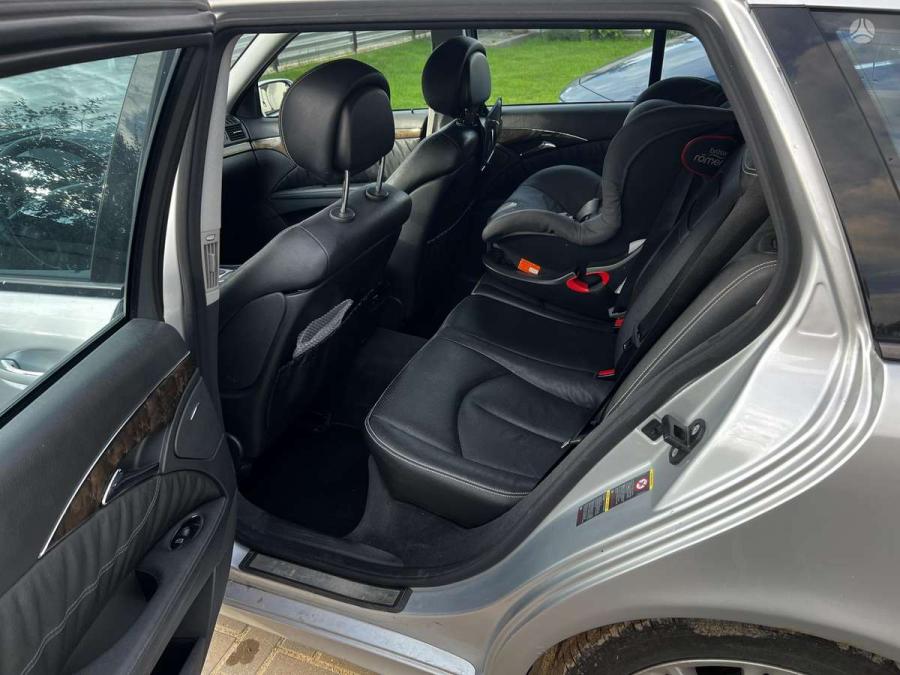 Grey Mercedes-Benz E 320 2006 in Kaunas, with an engine capacity of 2.97 L and mileage of 406 thousand km for 3500 €, photo 13 on AUTOMOTO.COM.LV