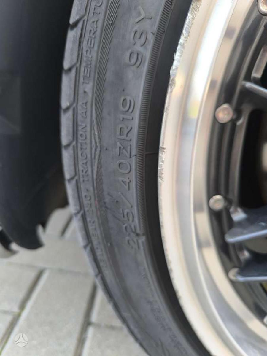 Grey Mercedes-Benz E 320 2006 in Klaipeda, with an engine capacity of 2.99 L and mileage of 373 thousand km for 4490 €, photo 8 on AUTOMOTO.COM.LV