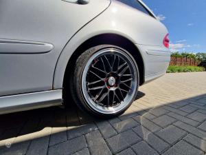 Grey Mercedes-Benz E 320 2006 in Klaipeda, with an engine capacity of 2.99 L and mileage of 373 thousand km for 4490 €, photo 12 on AUTOMOTO.COM.LV