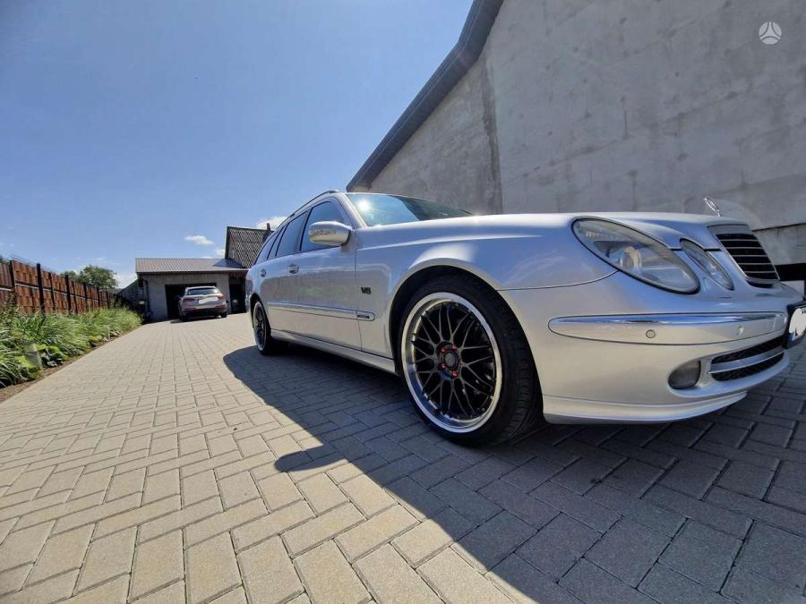Grey Mercedes-Benz E 320 2006 in Klaipeda, with an engine capacity of 2.99 L and mileage of 373 thousand km for 4490 €, photo 18 on AUTOMOTO.COM.LV