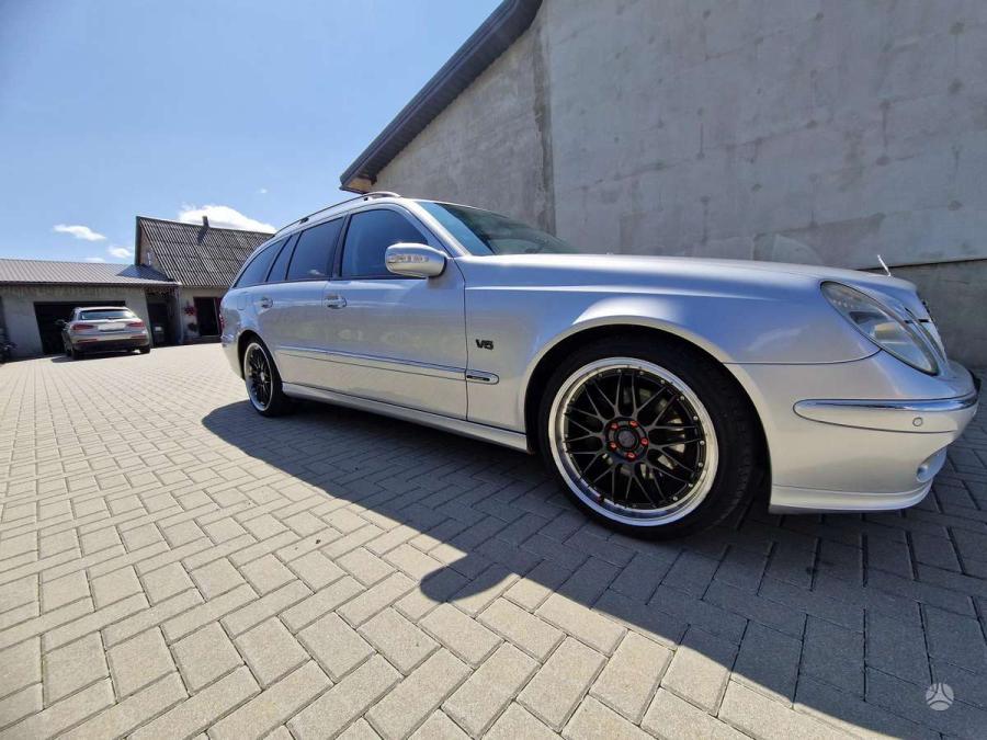 Grey Mercedes-Benz E 320 2006 in Klaipeda, with an engine capacity of 2.99 L and mileage of 373 thousand km for 4490 €, photo 19 on AUTOMOTO.COM.LV
