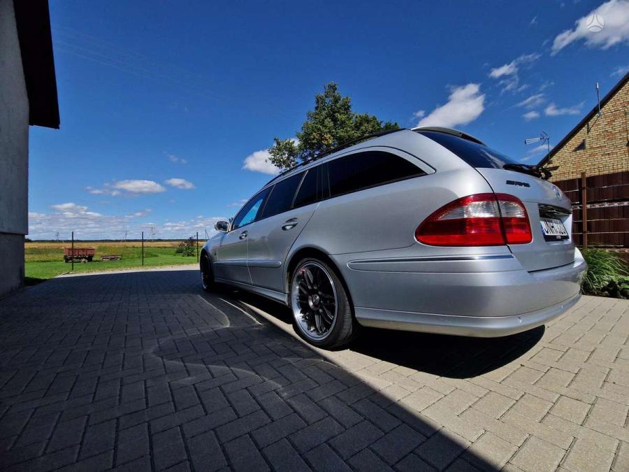 Grey Mercedes-Benz E 320 2006 in Klaipeda, with an engine capacity of 2.99 L and mileage of 373 thousand km for 4490 €, photo 27 on AUTOMOTO.COM.LV