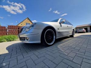 Grey Mercedes-Benz E 320 2006 in Klaipeda, with an engine capacity of 2.99 L and mileage of 373 thousand km for 4490 €, photo 28 on AUTOMOTO.COM.LV