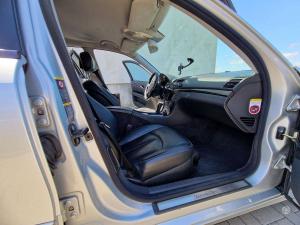 Grey Mercedes-Benz E 320 2006 in Klaipeda, with an engine capacity of 2.99 L and mileage of 373 thousand km for 4490 €, photo 33 on AUTOMOTO.COM.LV