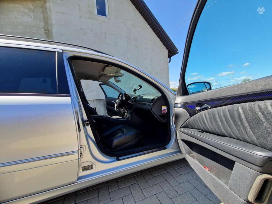 Grey Mercedes-Benz E 320 2006 in Klaipeda, with an engine capacity of 2.99 L and mileage of 373 thousand km for 4490 €, photo 35 on AUTOMOTO.COM.LV