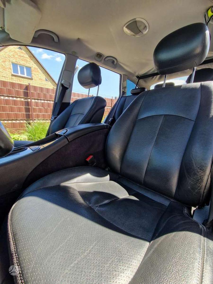 Grey Mercedes-Benz E 320 2006 in Klaipeda, with an engine capacity of 2.99 L and mileage of 373 thousand km for 4490 €, photo 43 on AUTOMOTO.COM.LV