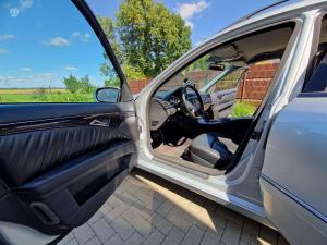 Grey Mercedes-Benz E 320 2006 in Klaipeda, with an engine capacity of 2.99 L and mileage of 373 thousand km for 4490 €, photo 47 on AUTOMOTO.COM.LV