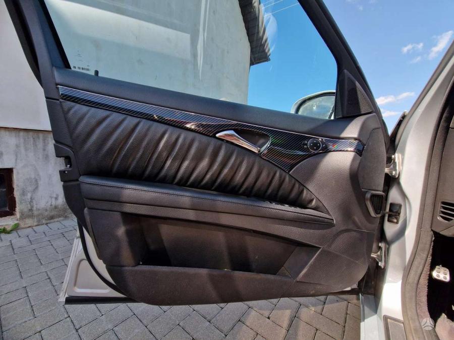Grey Mercedes-Benz E 320 2006 in Klaipeda, with an engine capacity of 2.99 L and mileage of 373 thousand km for 4490 €, photo 48 on AUTOMOTO.COM.LV