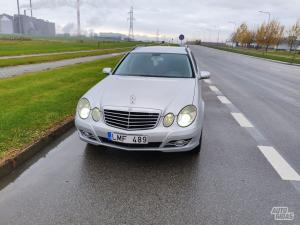 Pelēks Mercedes-Benz E 320 2007 Klaipėda, ar dzinēja tilpumu 3.00 L un nobraukumu 476 tūkst. km par 3800 €, foto  vietnē AUTOMOTO.COM.LV