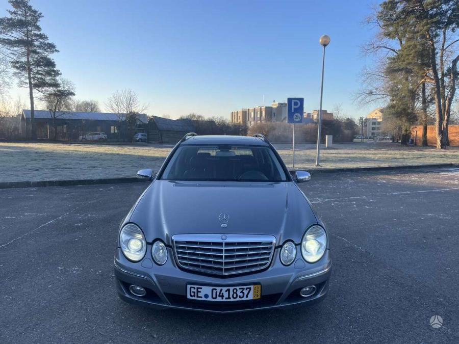 Pelēks Mercedes-Benz E 320 2007 Alīta, ar dzinēja tilpumu 2.99 L un nobraukumu 350 tūkst. km par 4900 €, foto 5 vietnē AUTOMOTO.COM.LV