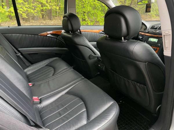 Grey Mercedes-Benz E 320 2007 in Alytus, with an engine capacity of 3.20 L and mileage of 359 thousand km for 3300 €, photo 10 on AUTOMOTO.COM.LV