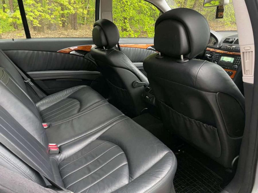 Grey Mercedes-Benz E 320 2007 in Alytus, with an engine capacity of 3.20 L and mileage of 359 thousand km for 3300 €, photo 11 on AUTOMOTO.COM.LV
