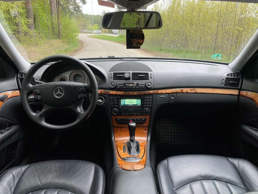 Grey Mercedes-Benz E 320 2007 in Alytus, with an engine capacity of 3.20 L and mileage of 359 thousand km for 3300 €, photo 18 on AUTOMOTO.COM.LV