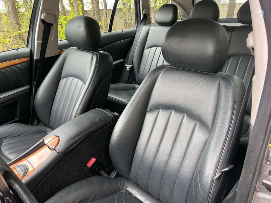 Grey Mercedes-Benz E 320 2007 in Alytus, with an engine capacity of 3.20 L and mileage of 359 thousand km for 3300 €, photo 20 on AUTOMOTO.COM.LV