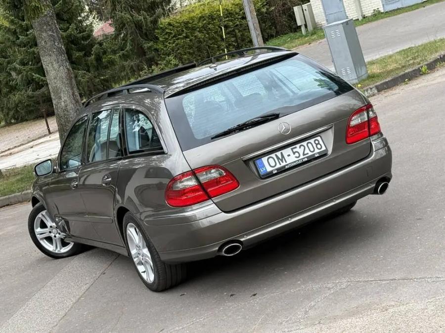 Серый Мерседес Е 320 2007 в Юрмала, объемом двигателя 3.00 л и пробегом 270 тыс. км за 5550 €, фото 12 на AUTOMOTO.COM.LV