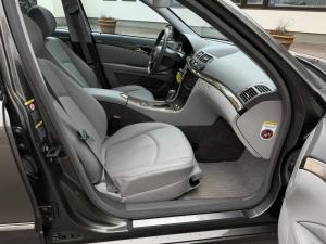 Серый Мерседес Е 320 2007 в Юрмала, объемом двигателя 3.00 л и пробегом 270 тыс. км за 5550 €, фото 19 на AUTOMOTO.COM.LV