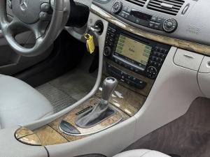 Серый Мерседес Е 320 2007 в Юрмала, объемом двигателя 3.00 л и пробегом 270 тыс. км за 5550 €, фото 21 на AUTOMOTO.COM.LV
