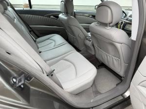 Серый Мерседес Е 320 2007 в Юрмала, объемом двигателя 3.00 л и пробегом 270 тыс. км за 5550 €, фото 22 на AUTOMOTO.COM.LV