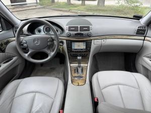 Серый Мерседес Е 320 2007 в Юрмала, объемом двигателя 3.00 л и пробегом 270 тыс. км за 5550 €, фото 24 на AUTOMOTO.COM.LV