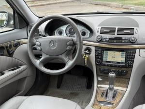 Серый Мерседес Е 320 2007 в Юрмала, объемом двигателя 3.00 л и пробегом 270 тыс. км за 5550 €, фото 25 на AUTOMOTO.COM.LV