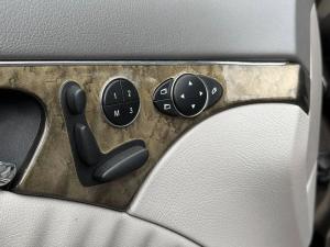Серый Мерседес Е 320 2007 в Юрмала, объемом двигателя 3.00 л и пробегом 270 тыс. км за 5550 €, фото 27 на AUTOMOTO.COM.LV