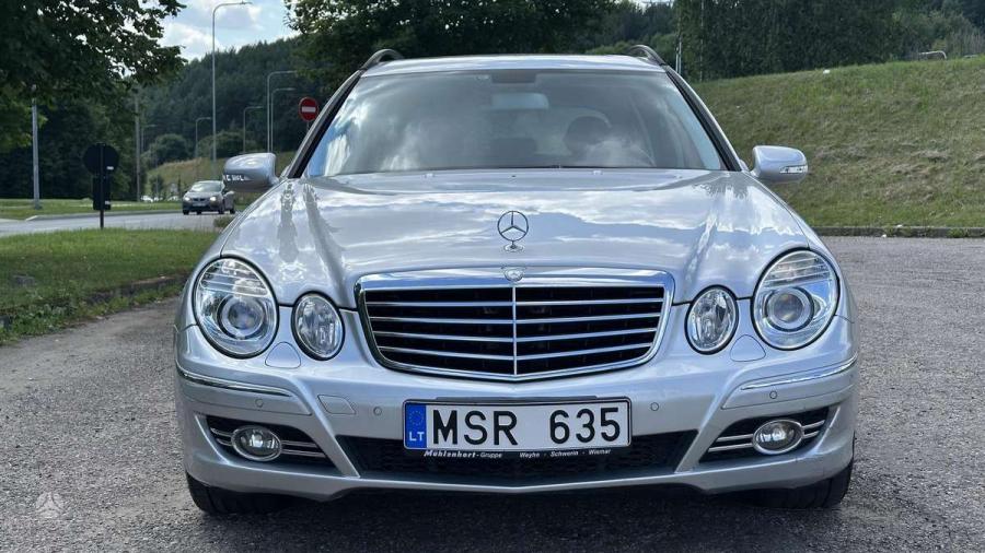 Grey Mercedes-Benz E 320 2007 in Vilnius, with an engine capacity of 2.99 L and mileage of 350 thousand km for 3600 €, photo 3 on AUTOMOTO.COM.LV