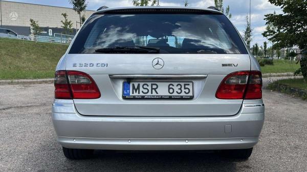 Pelēks Mercedes-Benz E 320 2007 Viļņa, ar dzinēja tilpumu 2.99 L un nobraukumu 350 tūkst. km par 3600 €, foto 6 vietnē AUTOMOTO.COM.LV