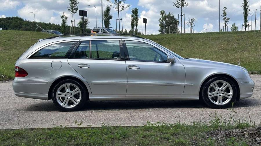 Grey Mercedes-Benz E 320 2007 in Vilnius, with an engine capacity of 2.99 L and mileage of 350 thousand km for 3600 €, photo 9 on AUTOMOTO.COM.LV
