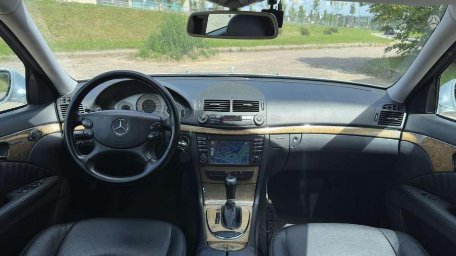 Grey Mercedes-Benz E 320 2007 in Vilnius, with an engine capacity of 2.99 L and mileage of 350 thousand km for 3600 €, photo 10 on AUTOMOTO.COM.LV