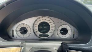 Grey Mercedes-Benz E 320 2007 in Vilnius, with an engine capacity of 2.99 L and mileage of 350 thousand km for 3600 €, photo 11 on AUTOMOTO.COM.LV