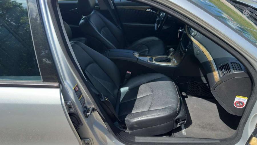 Grey Mercedes-Benz E 320 2007 in Vilnius, with an engine capacity of 2.99 L and mileage of 350 thousand km for 3600 €, photo 15 on AUTOMOTO.COM.LV