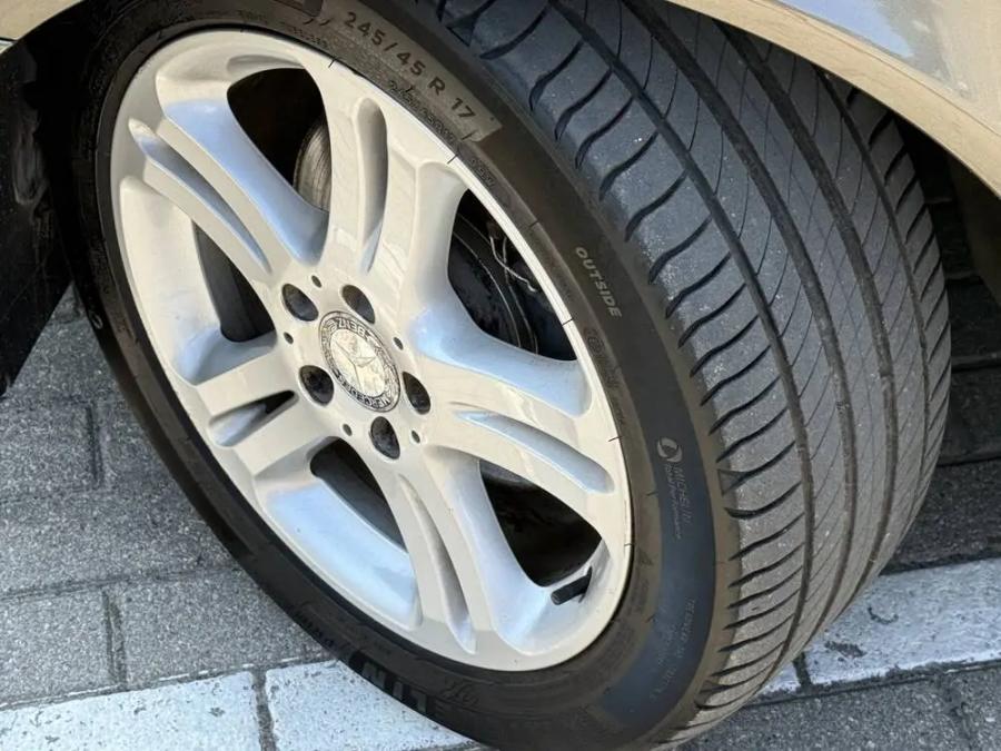 Grey Mercedes-Benz E 320 2007 in Jurmala, with an engine capacity of 3.00 L and mileage of 270 thousand km for 5150 €, photo 5 on AUTOMOTO.COM.LV