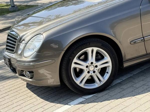 Grey Mercedes-Benz E 320 2007 in Jurmala, with an engine capacity of 3.00 L and mileage of 270 thousand km for 5150 €, photo 6 on AUTOMOTO.COM.LV