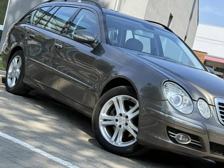 Grey Mercedes-Benz E 320 2007 in Jurmala, with an engine capacity of 3.00 L and mileage of 270 thousand km for 5150 €, photo 15 on AUTOMOTO.COM.LV