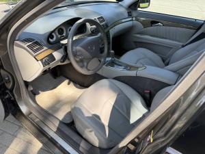 Grey Mercedes-Benz E 320 2007 in Jurmala, with an engine capacity of 3.00 L and mileage of 270 thousand km for 5150 €, photo 30 on AUTOMOTO.COM.LV