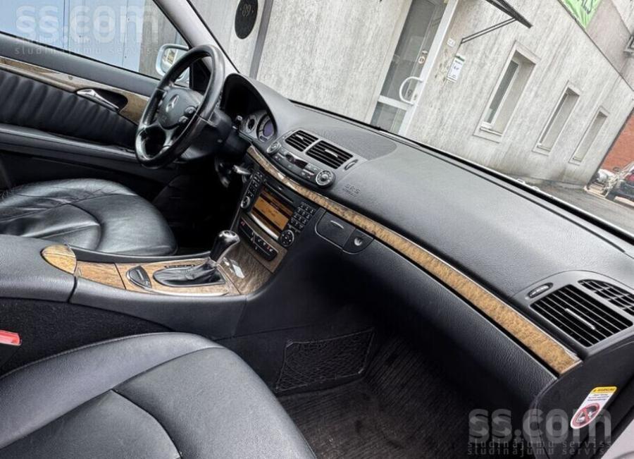 Grey Mercedes-Benz E 320 2008 in Daugavpils, with an engine capacity of 3.00 L and mileage of 342 thousand km for 3100 €, photo 9 on AUTOMOTO.COM.LV